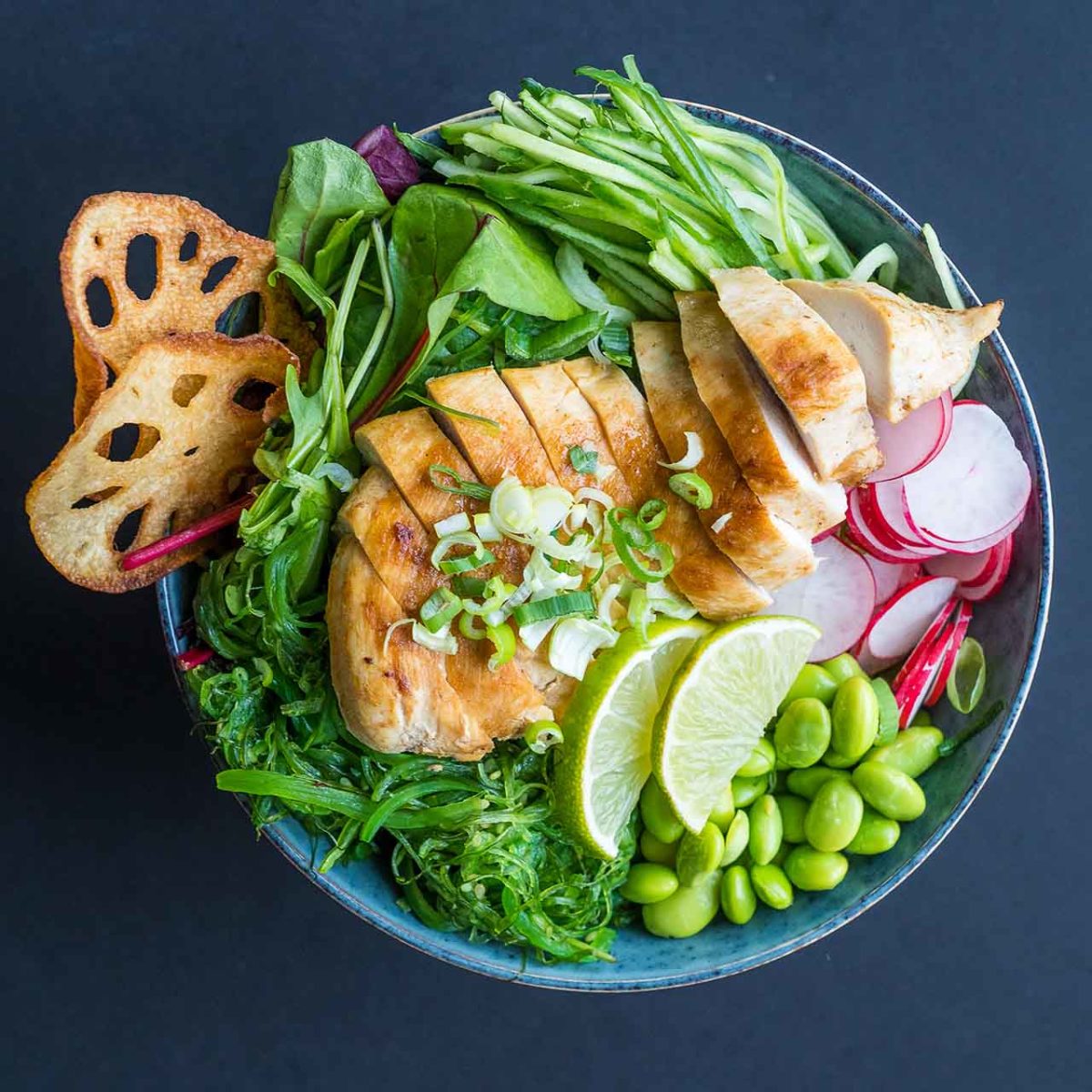 Poke Bowls & salater: se vores lækre udvalg online her | Sushi2500
